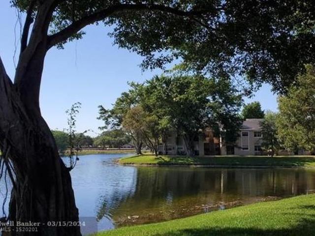 1851 NW 96th Terrace #6 I, Pembroke Pines, FL 33024