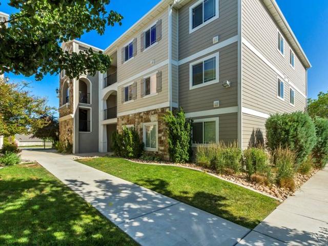 1851 N Crest Rd Unit Bldgn, Saratoga Springs, UT 84045