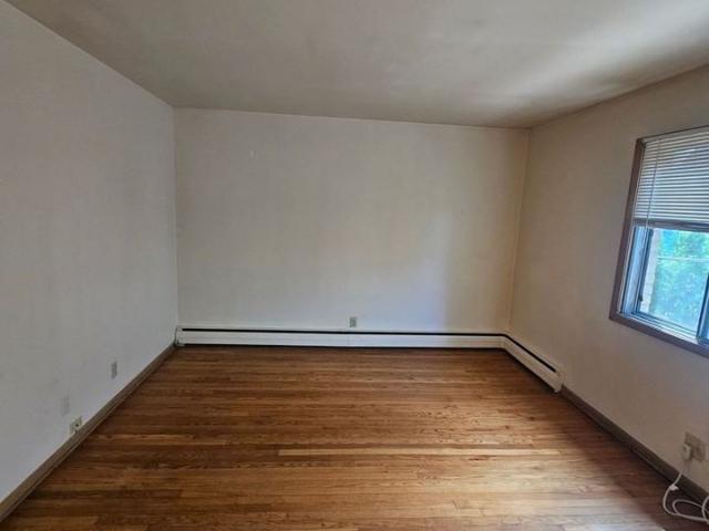 1851 N Oakland Ave 18 Unit 1 Bedroom Apartment for Rent at 1851 N Oakland Ave, Milwaukee, WI 53202 Lower East Side