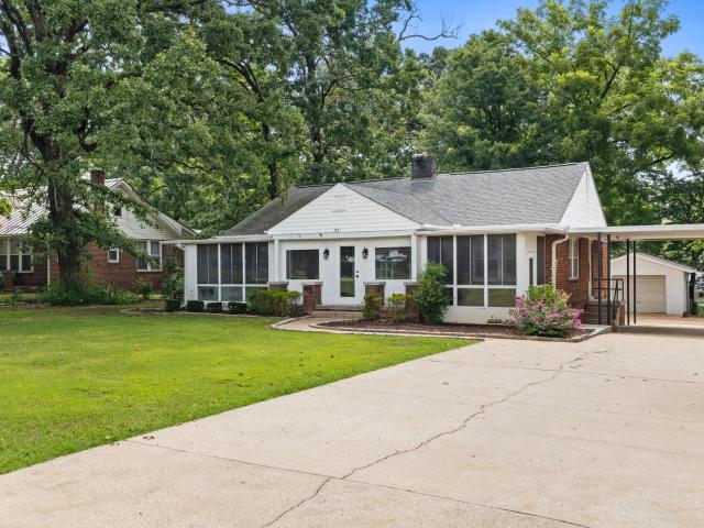 1851 Chisholm Rd