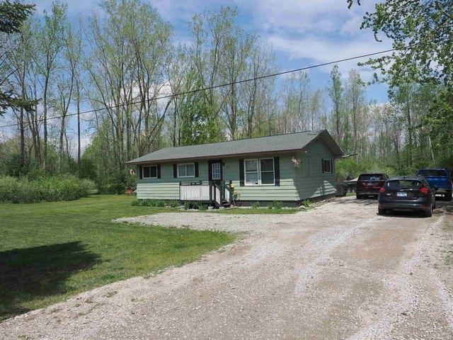 1851 E Erickson Rd, Pinconning, MI 48650