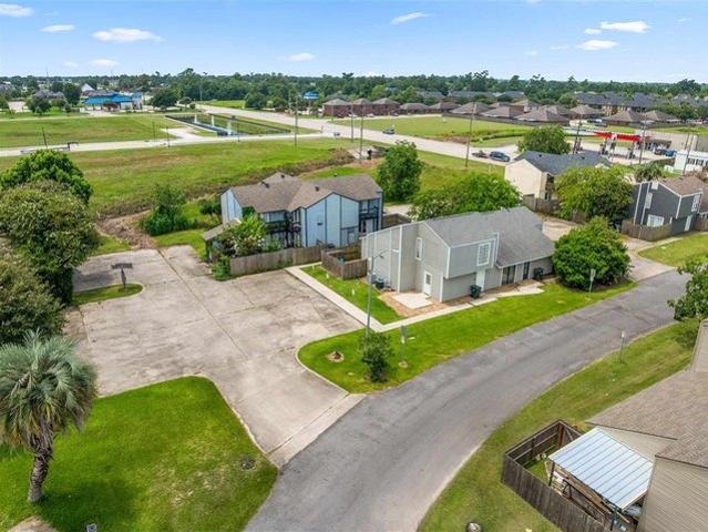 1851 Fox Run Dr, Lake Charles, LA 70605