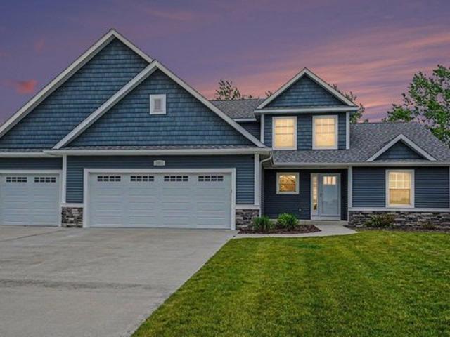 1851 Lawson Dr, Essexville, MI 48732