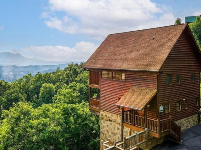 1851 Starr St, Sevierville, TN 37876