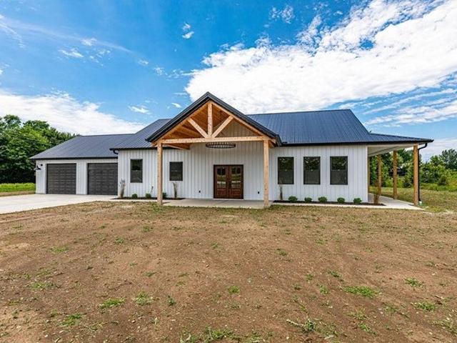 18521 Plano Trail Ln, Aurora, IN 47001