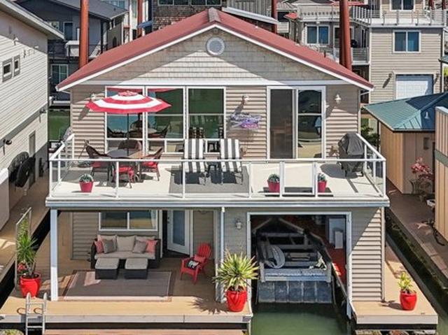 18525 NE Marine Dr Slip E8, Portland, OR 97230