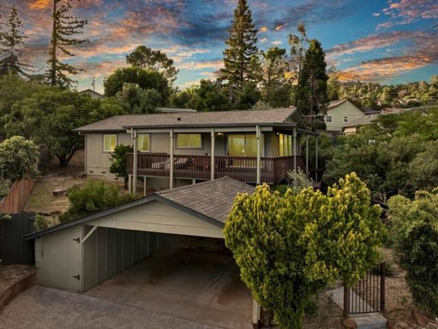 18528 N Shore Dr, Hidden Valley Lake, CA 95467