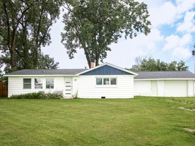 18528 Pardee Rd, Galien, MI 49113