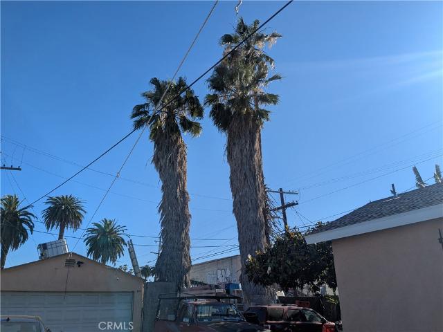 1852 W 49th Street
