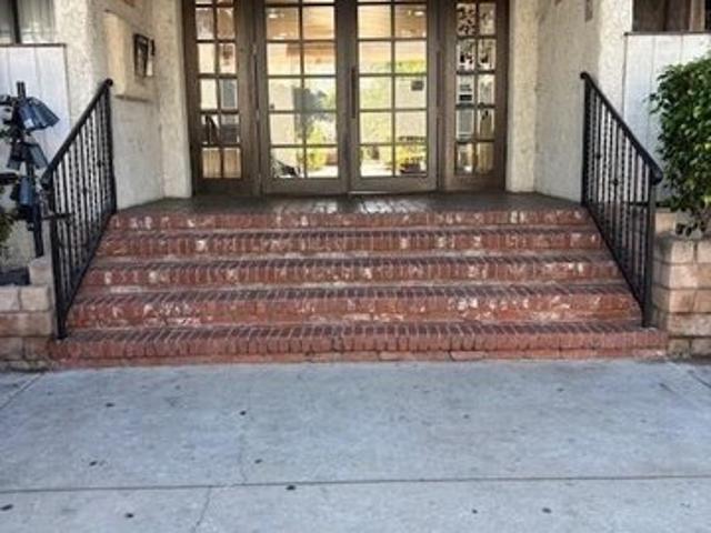 18530 Hatteras St Unit 326, Tarzana, CA 91356