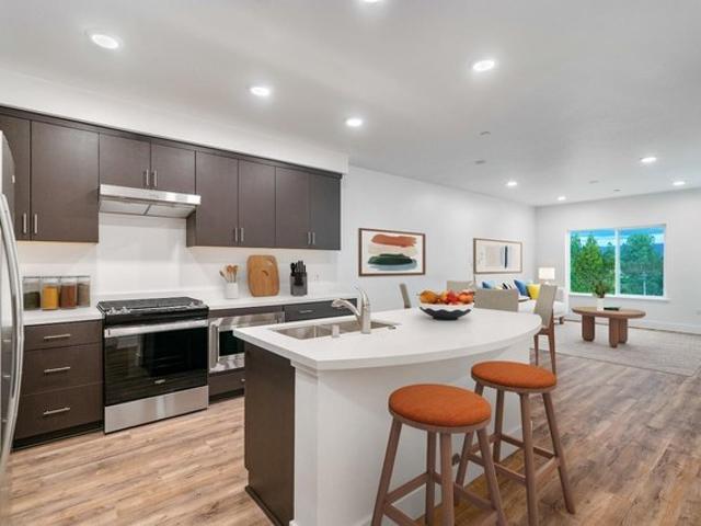 1853 Almaden Rd Apt 527, San Jose, CA 95125