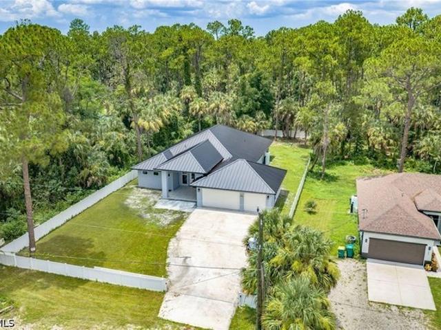 1853 Della Dr, Naples, FL 34117