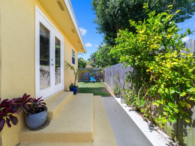 1853 Holman Dr, Juno Beach, FL 33408 | MLS #R11124 | Compass