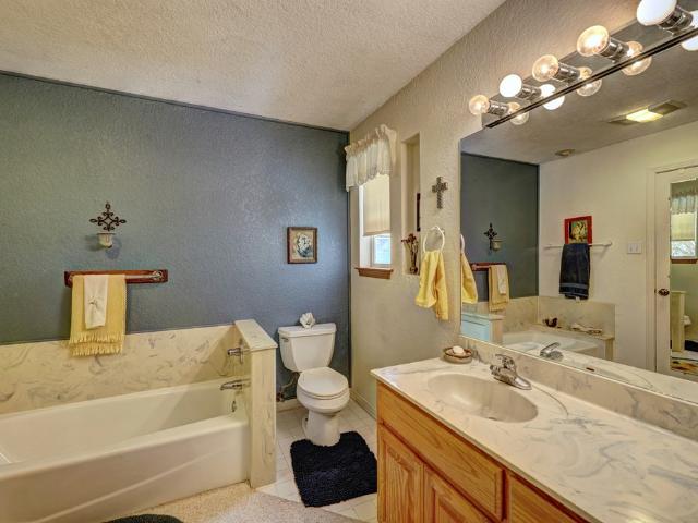185 Cougar Park Rd, Hunt, TX 78024 | MLS #123812