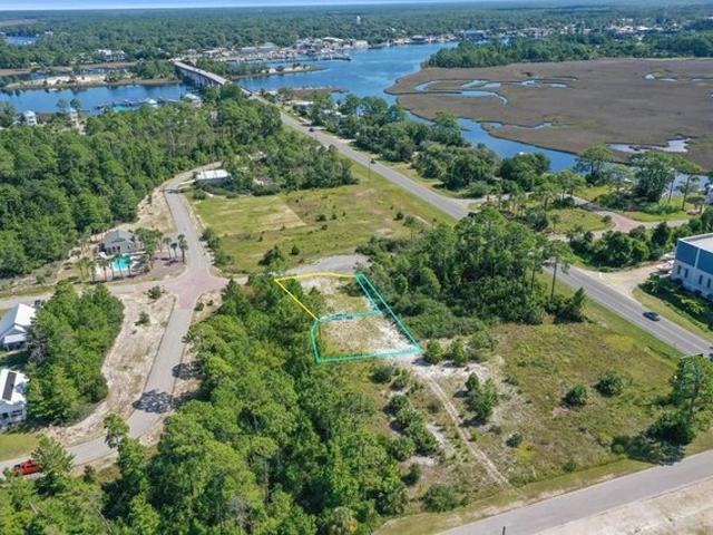 185 Carraway Ln, Carrabelle, FL 32322