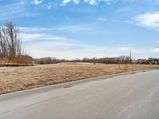 185 Alder Blvd, Pleasant Hill, IA 50327