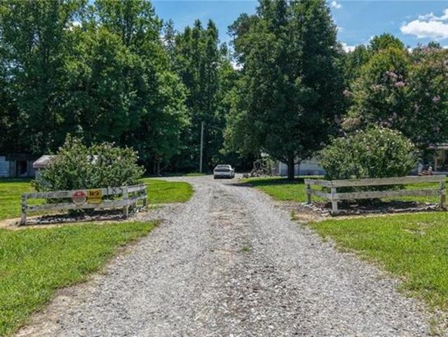 185 Bells Ln, Ronda, NC 28670