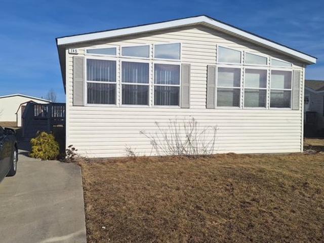 185 Blue Jay Dr, Lynwood, IL 60411