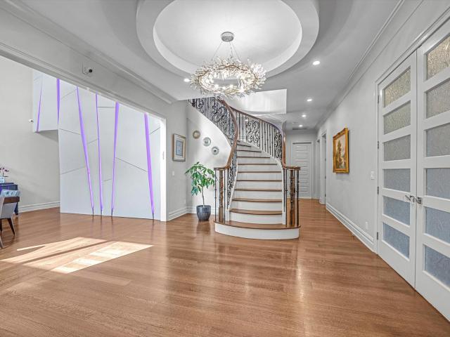 185 Dolphin Drive