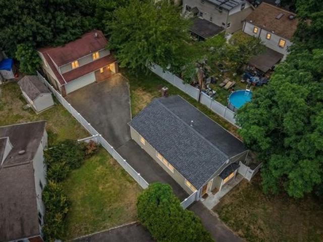 185 E 17th St, Huntington Station, NY 11746