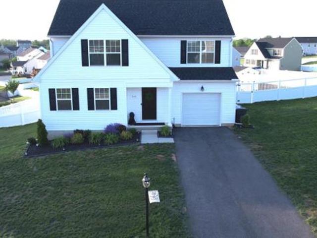 185 Farm House Ln, York, PA 17408