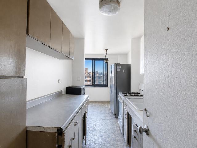 185 HALL Street 1704