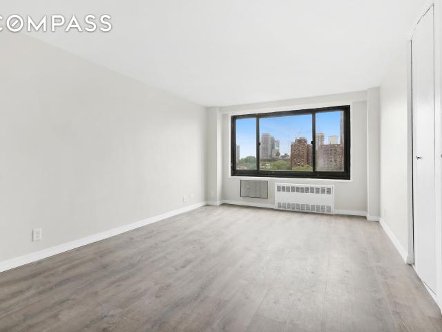 185 Hall Street, Brooklyn, NY