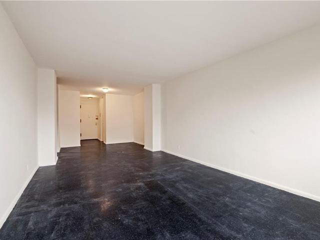 185 Hall Street, Unit 614