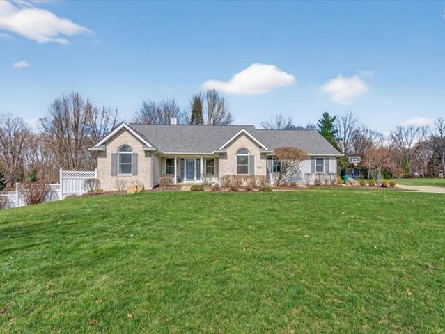 185 Hickory Hls, Marshall, MI 49068