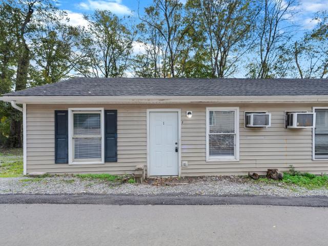185 Oak St, Clarksville, TN 37042 | MLS #3139 | Compass