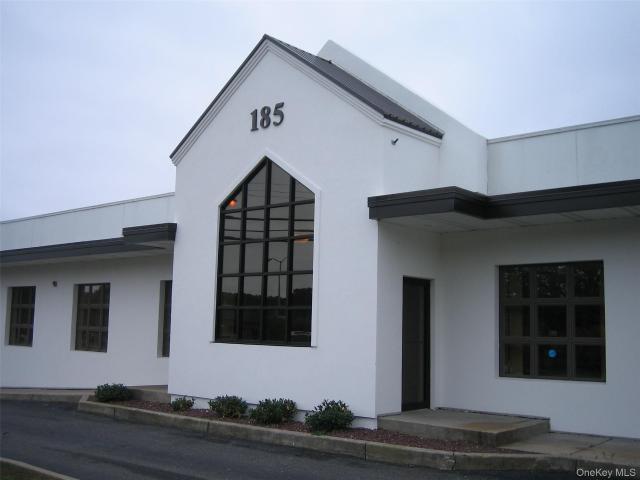 185 Old Country Road 7