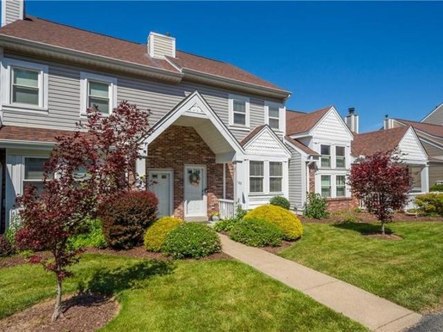 185 Old Village Ln, Bethel Park, PA 15102