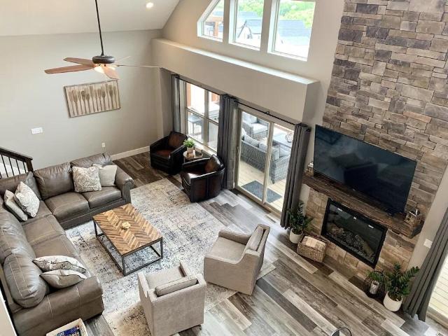 185 Lakefront Drive