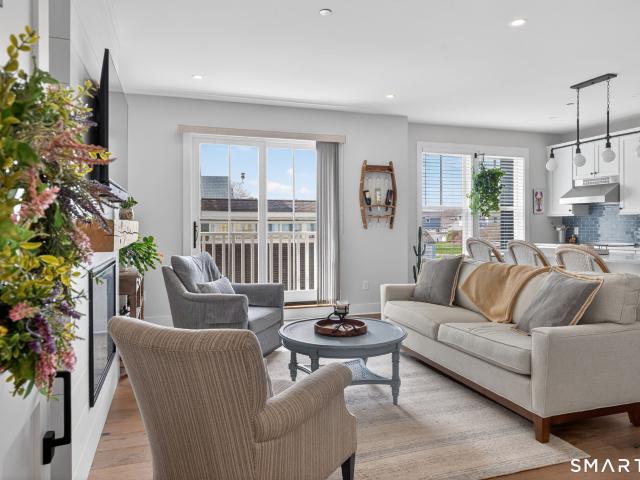 185 Main St, Unit 202, East Lyme, CT 06357 | MLS #24168 | Compass