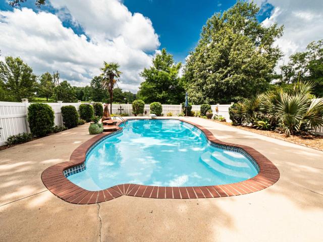 185 Meadow View Dr