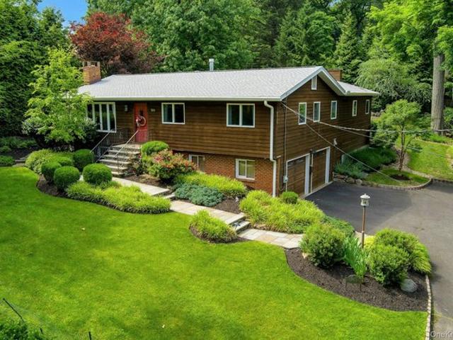 185 N Lincoln St, Pearl River, NY 10965