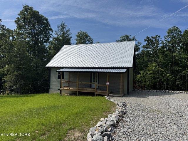 185 Northwood Pl, Jamestown, TN 38556
