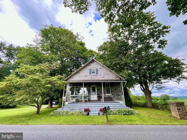 185 Stitzer Rd, Oley, PA 19547