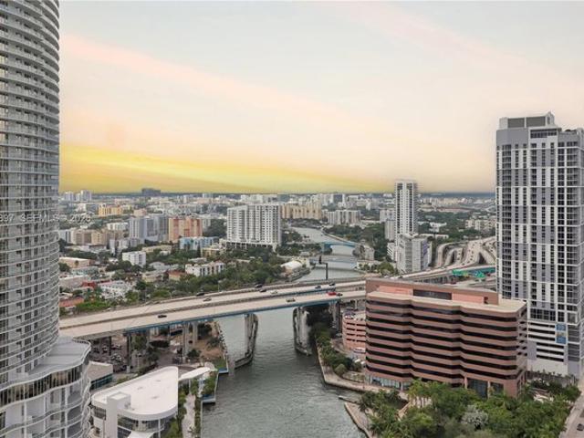 185 SW 7th St Apt 2900, Miami, FL 33130