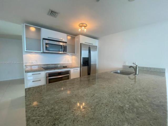 185 SW 7th St #701, Miami, FL 33130