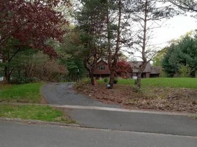 185 Patricia Dr, Stratford, CT 06614