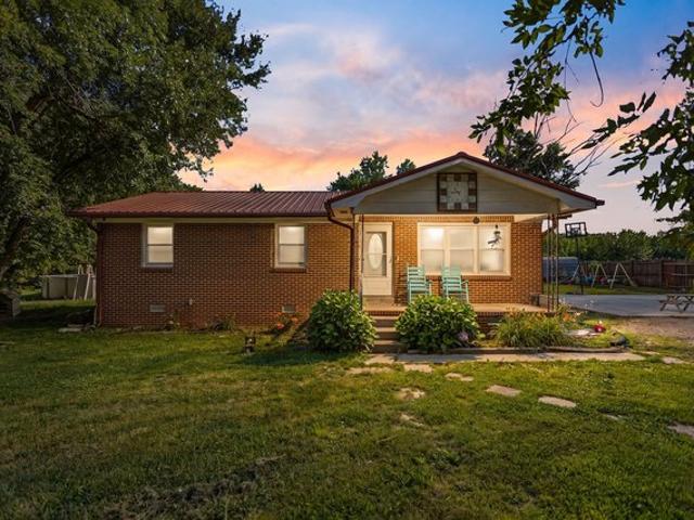 185 Petty Gap Rd, Woodbury, TN 37190