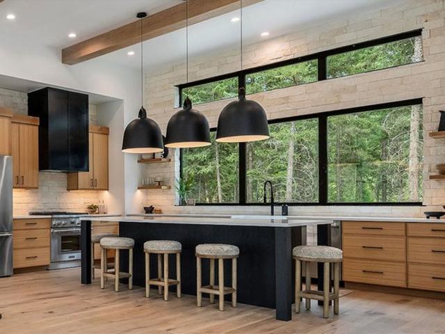 185 Rosewood Ln, Whitefish, MT 59937
