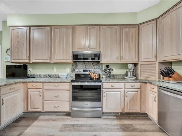 185 Red Maple Dr, Hampton, GA 30228 | MLS #7816