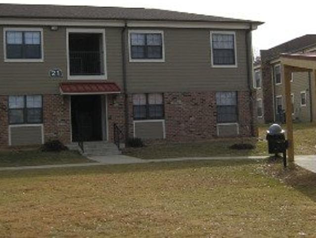 185 W. Woodward Ave 4 beds, 1 full bath
