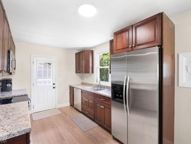 185 W Mountain Rd