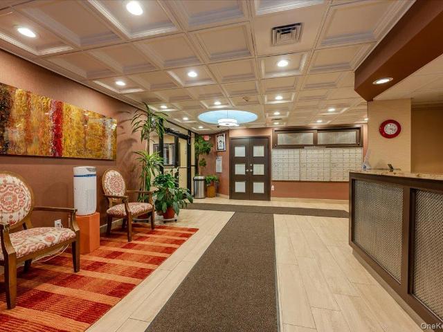 185 W Park Avenue 201