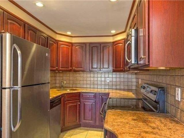 185 W Park Avenue 205