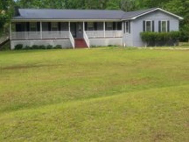 185 Veal St, Swainsboro, GA 30401