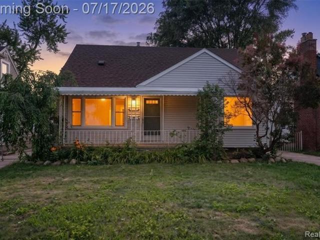 18641 Sumner, Redford, MI 48240